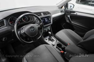 Grey Volkswagen Tiguan 2020 in Tallinn, with an engine capacity of 2.00 L and mileage of 131 thousand km for 21500 €, photo 9 on AUTOMOTO.COM.LV