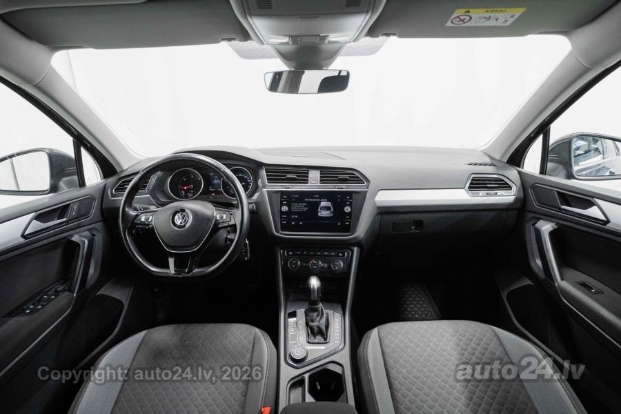 Grey Volkswagen Tiguan 2020 in Tallinn, with an engine capacity of 2.00 L and mileage of 131 thousand km for 21500 €, photo 10 on AUTOMOTO.COM.LV