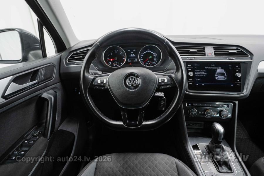 Grey Volkswagen Tiguan 2020 in Tallinn, with an engine capacity of 2.00 L and mileage of 131 thousand km for 21500 €, photo 11 on AUTOMOTO.COM.LV