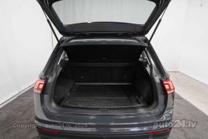 Grey Volkswagen Tiguan 2020 in Tallinn, with an engine capacity of 2.00 L and mileage of 131 thousand km for 21500 €, photo 17 on AUTOMOTO.COM.LV