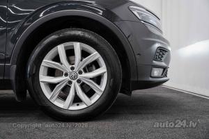 Grey Volkswagen Tiguan 2020 in Tallinn, with an engine capacity of 2.00 L and mileage of 131 thousand km for 21500 €, photo 18 on AUTOMOTO.COM.LV