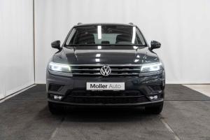 Grey Volkswagen Tiguan 2020 in Tallinn, with an engine capacity of 2.00 L and mileage of 131 thousand km for 21500 €, photo 3 on AUTOMOTO.COM.LV