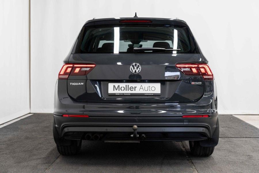 Grey Volkswagen Tiguan 2020 in Tallinn, with an engine capacity of 2.00 L and mileage of 131 thousand km for 21500 €, photo 6 on AUTOMOTO.COM.LV