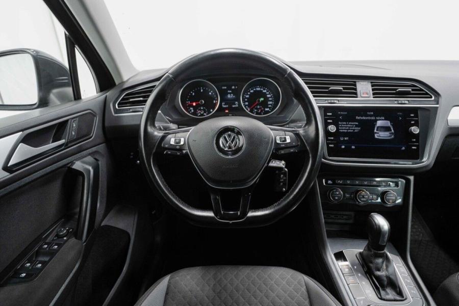 Grey Volkswagen Tiguan 2020 in Tallinn, with an engine capacity of 2.00 L and mileage of 131 thousand km for 21500 €, photo 11 on AUTOMOTO.COM.LV