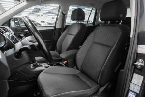 Grey Volkswagen Tiguan 2020 in Tallinn, with an engine capacity of 2.00 L and mileage of 131 thousand km for 21500 €, photo 12 on AUTOMOTO.COM.LV