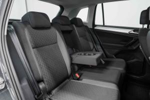Grey Volkswagen Tiguan 2020 in Tallinn, with an engine capacity of 2.00 L and mileage of 131 thousand km for 21500 €, photo 13 on AUTOMOTO.COM.LV