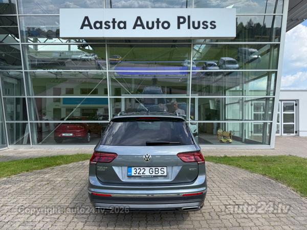 Grey Volkswagen Tiguan 2020 in Tartu, with an engine capacity of 2.00 L and mileage of 144 thousand km for 21990 €, photo 5 on AUTOMOTO.COM.LV