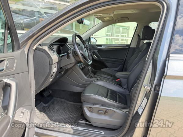 Grey Volkswagen Tiguan 2020 in Tartu, with an engine capacity of 2.00 L and mileage of 144 thousand km for 21990 €, photo 7 on AUTOMOTO.COM.LV