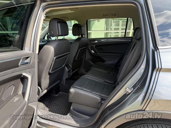 Grey Volkswagen Tiguan 2020 in Tartu, with an engine capacity of 2.00 L and mileage of 144 thousand km for 21990 €, photo 8 on AUTOMOTO.COM.LV