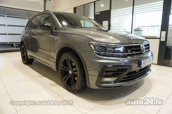 Grey Volkswagen Tiguan 2020 in Tallinn, with an engine capacity of 2.00 L and mileage of 131 thousand km for 27900 €, photo 4 on AUTOMOTO.COM.LV