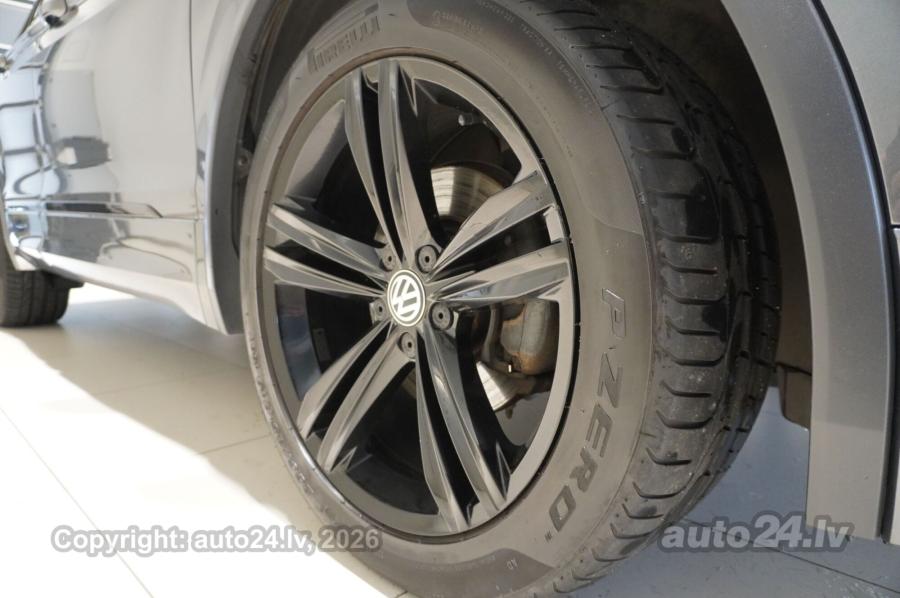 Pelēks Volkswagen Tiguan 2020 Tallina, ar dzinēja tilpumu 2.00 L un nobraukumu 131 tūkst. km par 27900 €, foto 6 vietnē AUTOMOTO.COM.LV