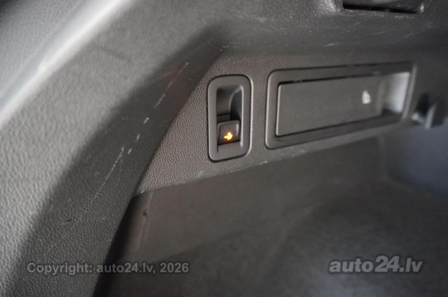 Pelēks Volkswagen Tiguan 2020 Tallina, ar dzinēja tilpumu 2.00 L un nobraukumu 131 tūkst. km par 27900 €, foto 12 vietnē AUTOMOTO.COM.LV