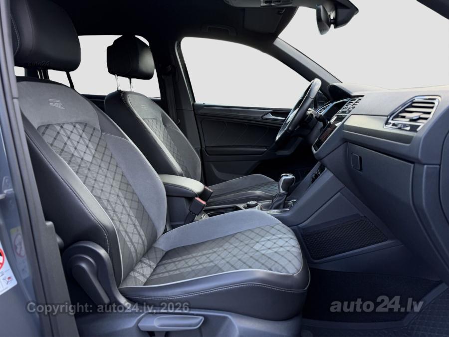 Pelēks Volkswagen Tiguan 2020 Pērnava, ar dzinēja tilpumu 2.00 L un nobraukumu 135 tūkst. km par 29900 €, foto 6 vietnē AUTOMOTO.COM.LV