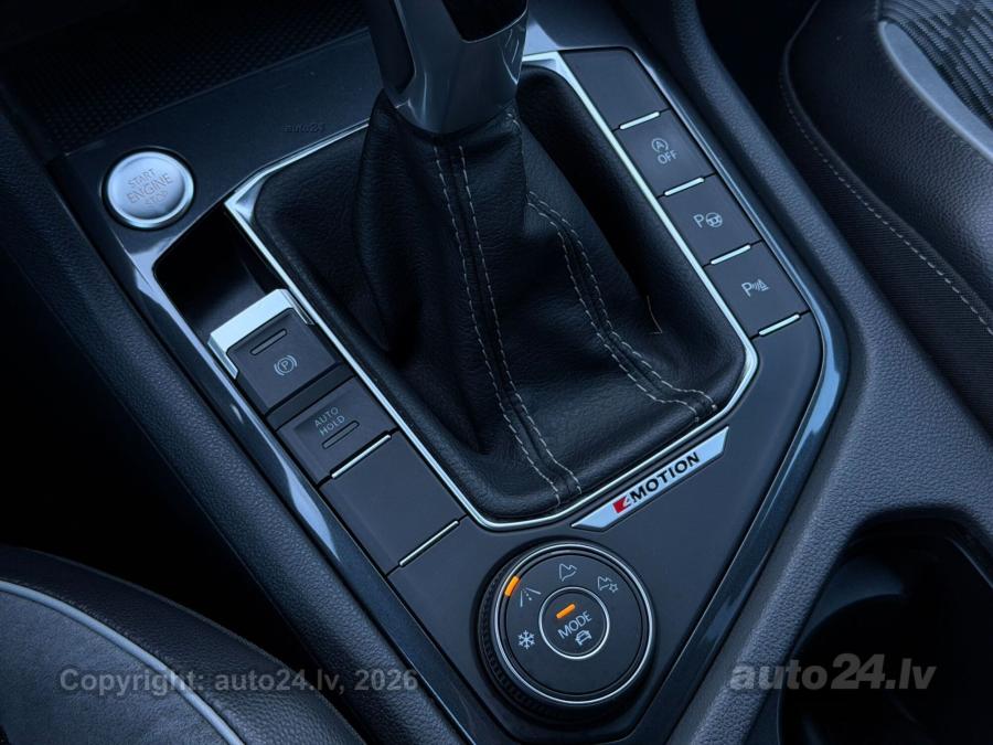 Pelēks Volkswagen Tiguan 2020 Pērnava, ar dzinēja tilpumu 2.00 L un nobraukumu 135 tūkst. km par 29900 €, foto 21 vietnē AUTOMOTO.COM.LV