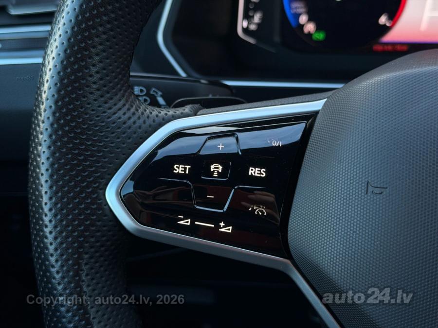 Pelēks Volkswagen Tiguan 2020 Pērnava, ar dzinēja tilpumu 2.00 L un nobraukumu 135 tūkst. km par 29900 €, foto 22 vietnē AUTOMOTO.COM.LV