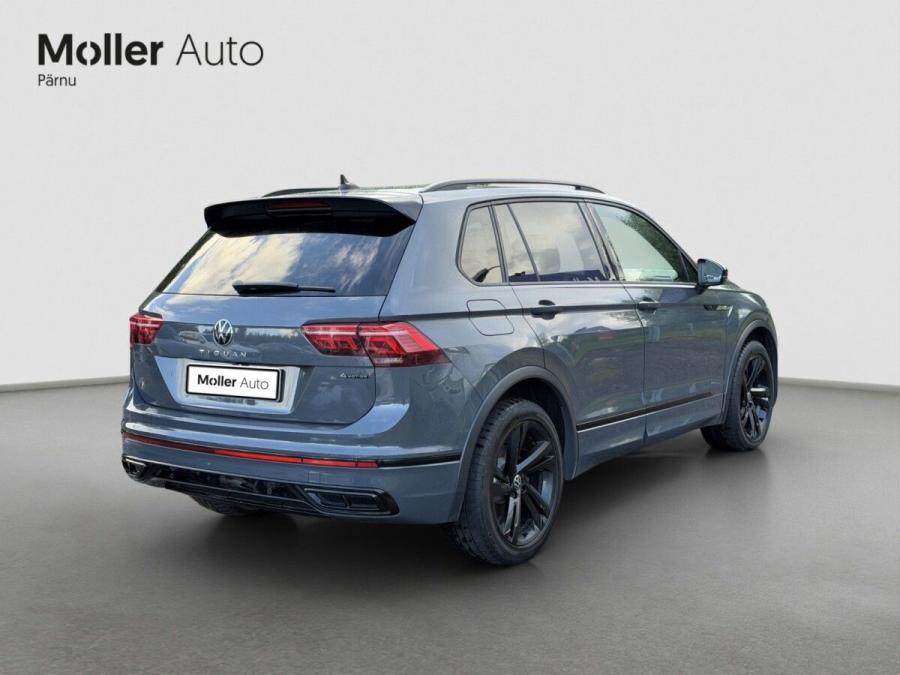 Grey Volkswagen Tiguan 2020 in Parnu, with an engine capacity of 2.00 L and mileage of 135 thousand km for 29900 €, photo 3 on AUTOMOTO.COM.LV