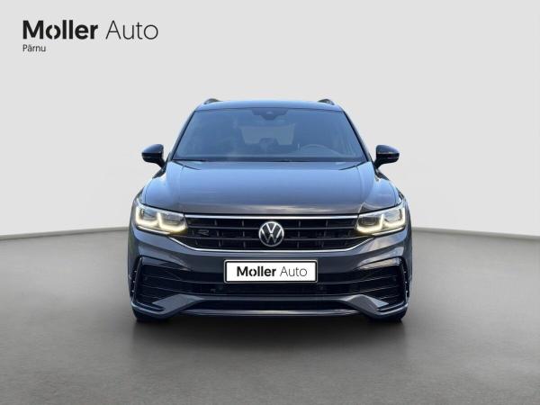 Pelēks Volkswagen Tiguan 2020 Pērnava, ar dzinēja tilpumu 2.00 L un nobraukumu 135 tūkst. km par 29900 €, foto 4 vietnē AUTOMOTO.COM.LV