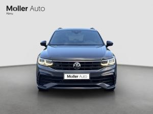 Grey Volkswagen Tiguan 2020 in Parnu, with an engine capacity of 2.00 L and mileage of 135 thousand km for 29900 €, photo 4 on AUTOMOTO.COM.LV