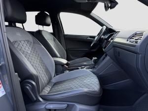Grey Volkswagen Tiguan 2020 in Parnu, with an engine capacity of 2.00 L and mileage of 135 thousand km for 29900 €, photo 6 on AUTOMOTO.COM.LV