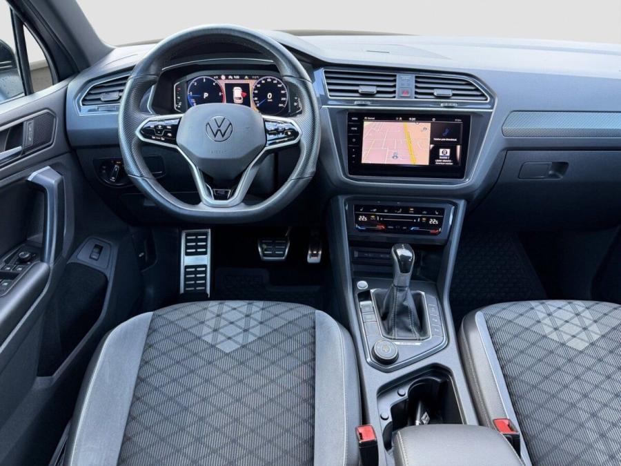 Grey Volkswagen Tiguan 2020 in Parnu, with an engine capacity of 2.00 L and mileage of 135 thousand km for 29900 €, photo 7 on AUTOMOTO.COM.LV