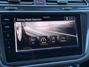 Grey Volkswagen Tiguan 2020 in Parnu, with an engine capacity of 2.00 L and mileage of 135 thousand km for 29900 €, photo 12 on AUTOMOTO.COM.LV