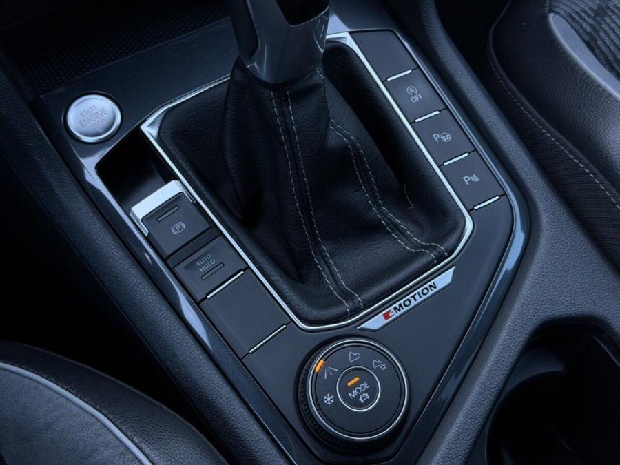Grey Volkswagen Tiguan 2020 in Parnu, with an engine capacity of 2.00 L and mileage of 135 thousand km for 29900 €, photo 21 on AUTOMOTO.COM.LV