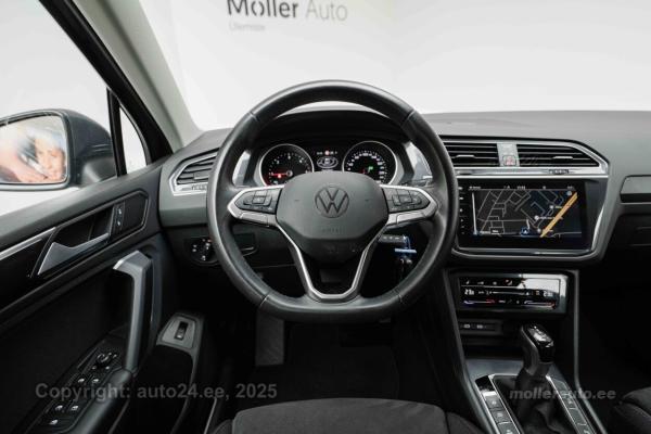 Pelēks Volkswagen Tiguan 2021 Tallina, ar dzinēja tilpumu 2.00 L un nobraukumu 99 tūkst. km par 26900 €, foto 11 vietnē AUTOMOTO.COM.LV