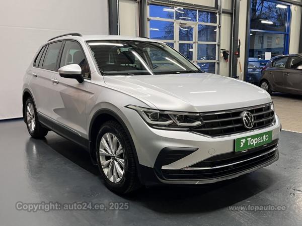Pelēks Volkswagen Tiguan 2021 Tallina, ar dzinēja tilpumu 1.50 L un nobraukumu 67 tūkst. km par 24500 €, foto 2 vietnē AUTOMOTO.COM.LV