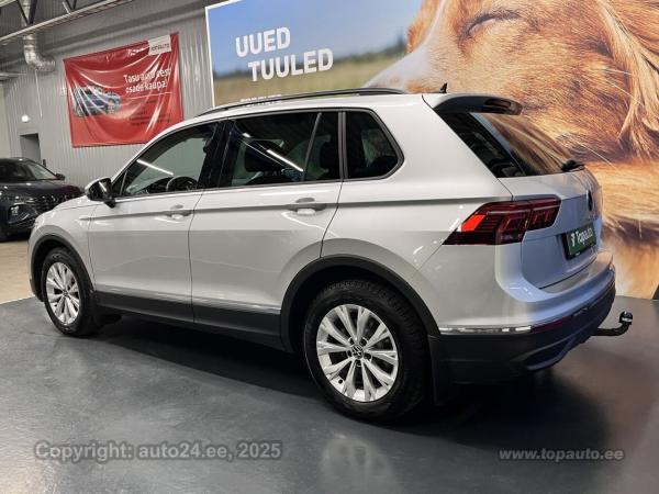 Pelēks Volkswagen Tiguan 2021 Tallina, ar dzinēja tilpumu 1.50 L un nobraukumu 67 tūkst. km par 24500 €, foto 3 vietnē AUTOMOTO.COM.LV