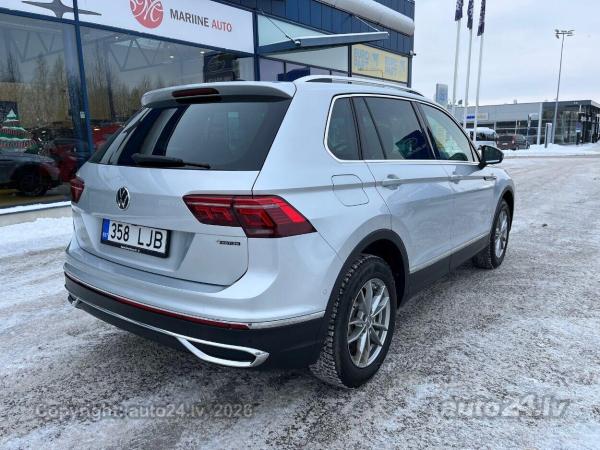 Grey Volkswagen Tiguan 2021 in Tartu, with an engine capacity of 2.00 L and mileage of 103 thousand km for 27700 €, photo 2 on AUTOMOTO.COM.LV