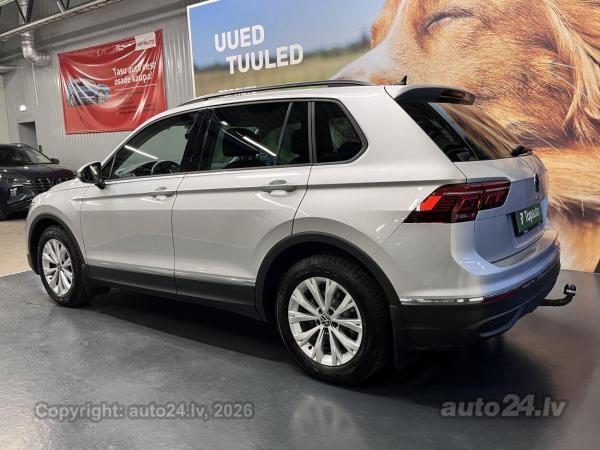Pelēks Volkswagen Tiguan 2021 Tallina, ar dzinēja tilpumu 1.50 L un nobraukumu 67 tūkst. km par 24500 €, foto 3 vietnē AUTOMOTO.COM.LV