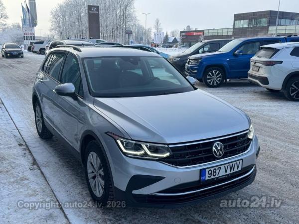 Grey Volkswagen Tiguan 2021 in Viljandi, with an engine capacity of 1.50 L and mileage of 38 thousand km for 23500 €, photo 6 on AUTOMOTO.COM.LV
