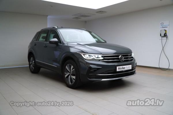 Grey Volkswagen Tiguan 2021 in Tallinn, with an engine capacity of 1.40 L and mileage of 47 thousand km for 26900 €, photo 3 on AUTOMOTO.COM.LV