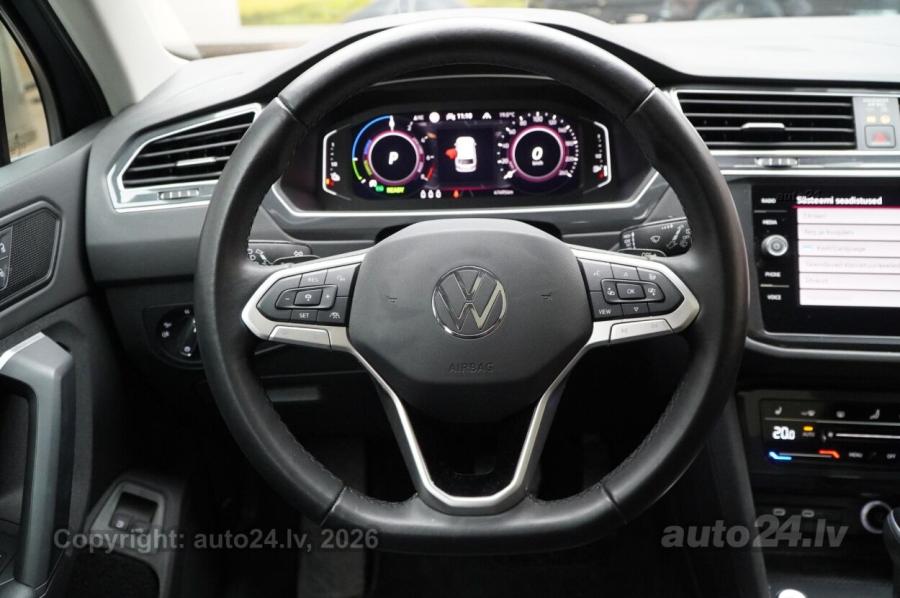 Grey Volkswagen Tiguan 2021 in Tallinn, with an engine capacity of 1.40 L and mileage of 47 thousand km for 26900 €, photo 22 on AUTOMOTO.COM.LV