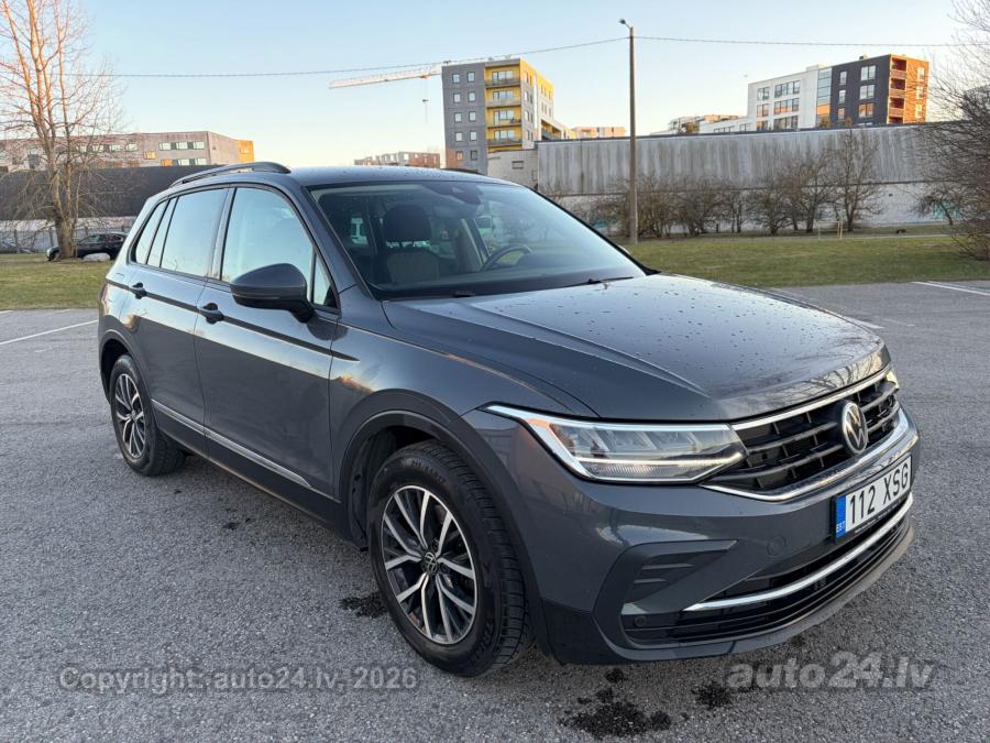 Grey Volkswagen Tiguan 2021 in Tallinn, with an engine capacity of 1.50 L and mileage of 79 thousand km for 21450 €, photo 1 on AUTOMOTO.COM.LV