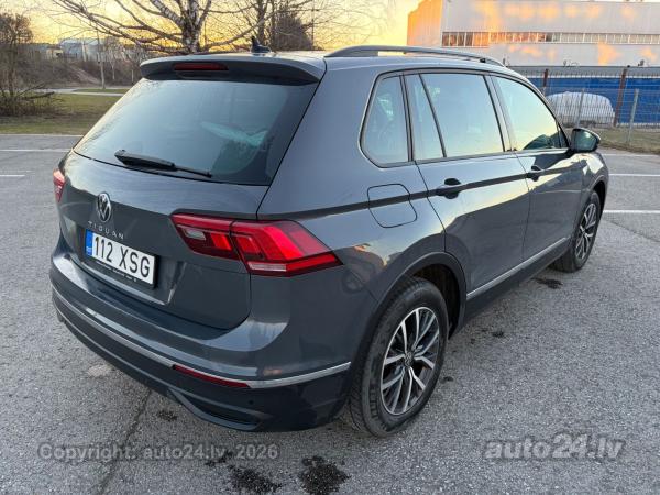 Pelēks Volkswagen Tiguan 2021 Tallina, ar dzinēja tilpumu 1.50 L un nobraukumu 79 tūkst. km par 21450 €, foto 3 vietnē AUTOMOTO.COM.LV