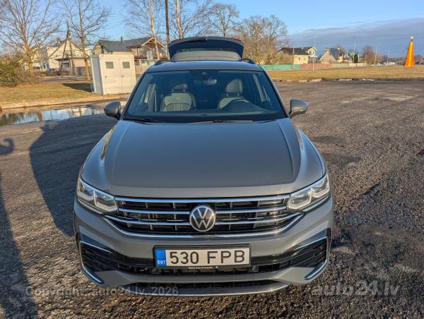 Grey Volkswagen Tiguan 2021 in Haapsalu, with an engine capacity of 1.50 L and mileage of 216 thousand km for 25000 €, photo 5 on AUTOMOTO.COM.LV