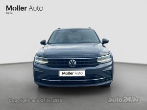Pelēks Volkswagen Tiguan 2021 Pērnava, ar dzinēja tilpumu 1.50 L un nobraukumu 80 tūkst. km par 23900 €, foto 4 vietnē AUTOMOTO.COM.LV