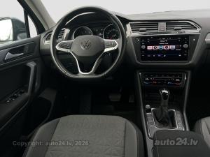 Pelēks Volkswagen Tiguan 2021 Pērnava, ar dzinēja tilpumu 1.50 L un nobraukumu 80 tūkst. km par 23900 €, foto 8 vietnē AUTOMOTO.COM.LV