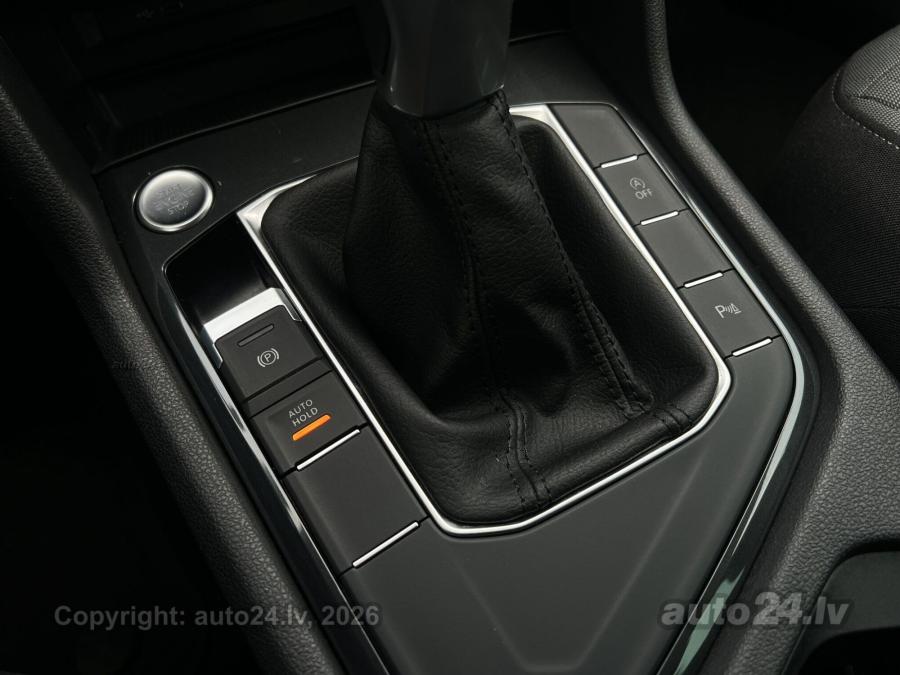 Pelēks Volkswagen Tiguan 2021 Pērnava, ar dzinēja tilpumu 1.50 L un nobraukumu 80 tūkst. km par 23900 €, foto 14 vietnē AUTOMOTO.COM.LV