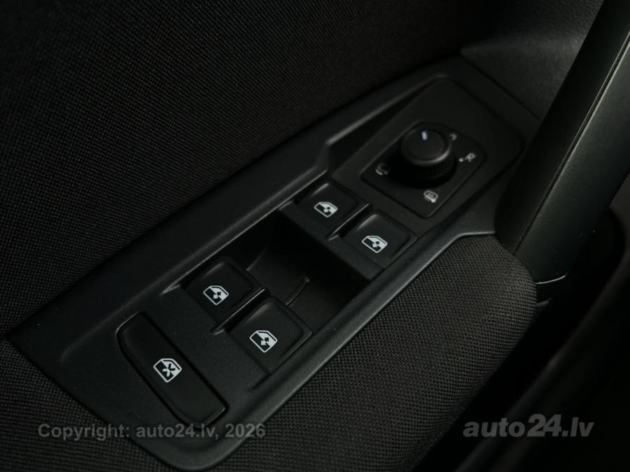 Pelēks Volkswagen Tiguan 2021 Pērnava, ar dzinēja tilpumu 1.50 L un nobraukumu 80 tūkst. km par 23900 €, foto 15 vietnē AUTOMOTO.COM.LV