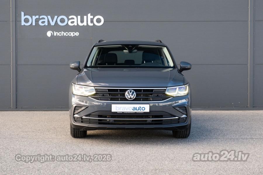 Pelēks Volkswagen Tiguan 2021 Tartu, ar dzinēja tilpumu 1.50 L un nobraukumu 135 tūkst. km par 20000 €, foto 3 vietnē AUTOMOTO.COM.LV