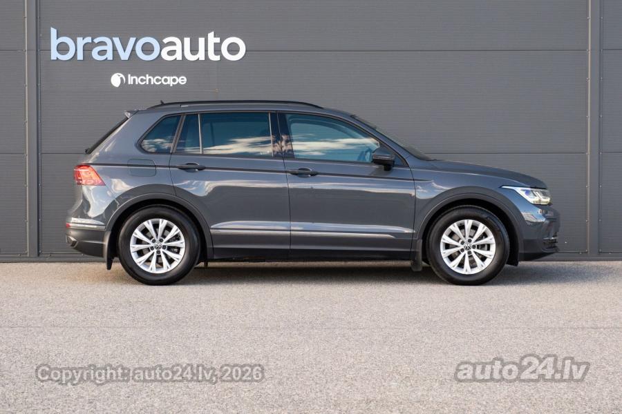 Pelēks Volkswagen Tiguan 2021 Tartu, ar dzinēja tilpumu 1.50 L un nobraukumu 135 tūkst. km par 20000 €, foto 5 vietnē AUTOMOTO.COM.LV