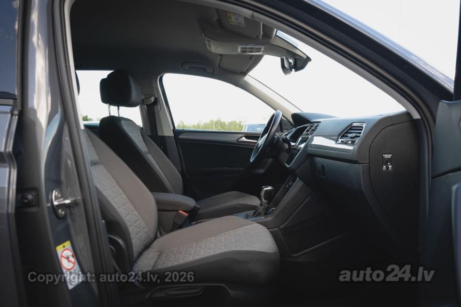 Pelēks Volkswagen Tiguan 2021 Tartu, ar dzinēja tilpumu 1.50 L un nobraukumu 135 tūkst. km par 20000 €, foto 17 vietnē AUTOMOTO.COM.LV