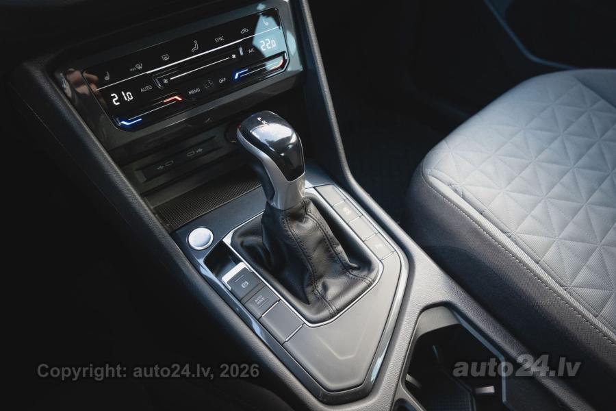 Pelēks Volkswagen Tiguan 2021 Tartu, ar dzinēja tilpumu 1.50 L un nobraukumu 135 tūkst. km par 20000 €, foto 22 vietnē AUTOMOTO.COM.LV