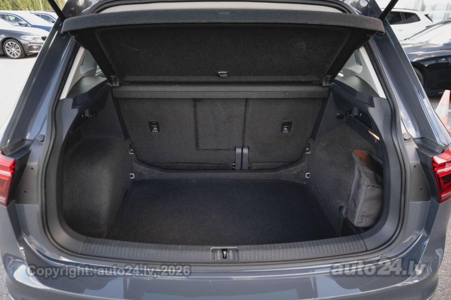 Pelēks Volkswagen Tiguan 2021 Tartu, ar dzinēja tilpumu 1.50 L un nobraukumu 135 tūkst. km par 20000 €, foto 25 vietnē AUTOMOTO.COM.LV