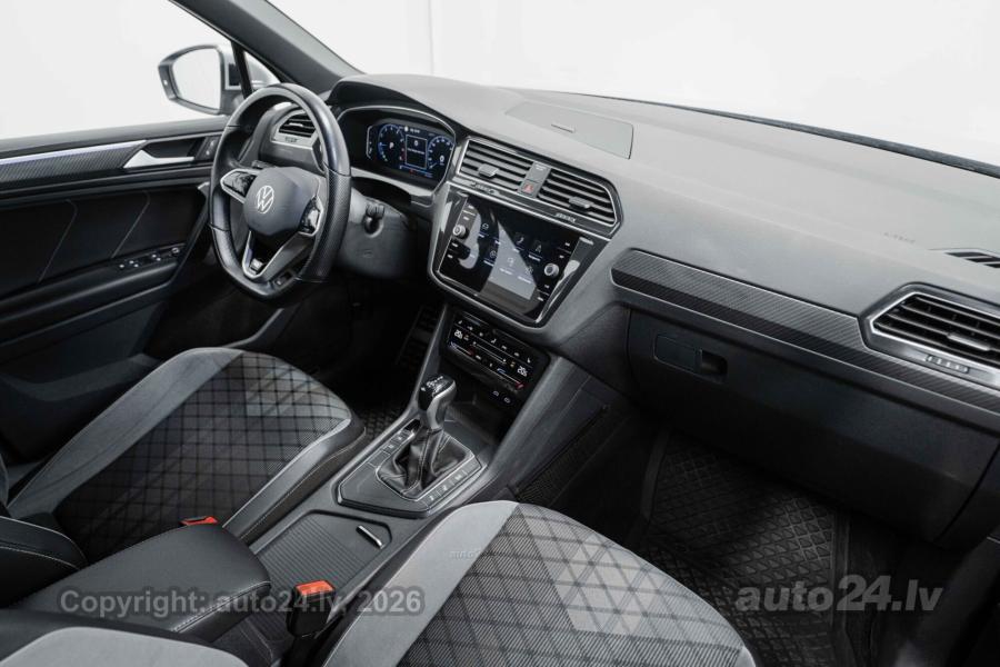 Grey Volkswagen Tiguan 2021 in Tallinn, with an engine capacity of 1.50 L and mileage of 82 thousand km for 23900 €, photo 8 on AUTOMOTO.COM.LV