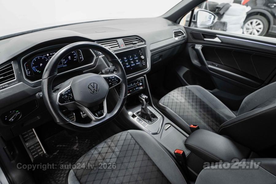 Grey Volkswagen Tiguan 2021 in Tallinn, with an engine capacity of 1.50 L and mileage of 82 thousand km for 23900 €, photo 9 on AUTOMOTO.COM.LV