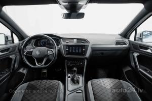 Grey Volkswagen Tiguan 2021 in Tallinn, with an engine capacity of 1.50 L and mileage of 82 thousand km for 23900 €, photo 10 on AUTOMOTO.COM.LV