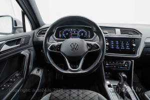 Grey Volkswagen Tiguan 2021 in Tallinn, with an engine capacity of 1.50 L and mileage of 82 thousand km for 23900 €, photo 11 on AUTOMOTO.COM.LV